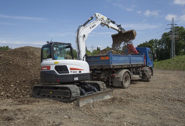 8 Tonne Excavator - Leighton Hire